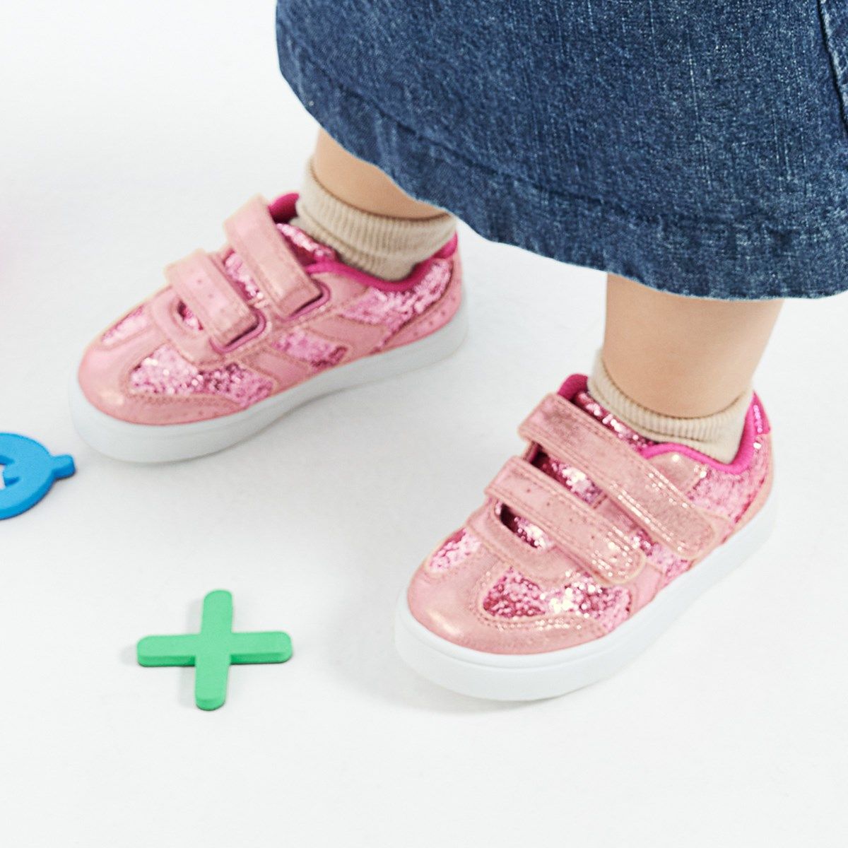 Dr. Scholl's Kids' Madison Play Sneaker Toddler/Little Kid | Girls ...